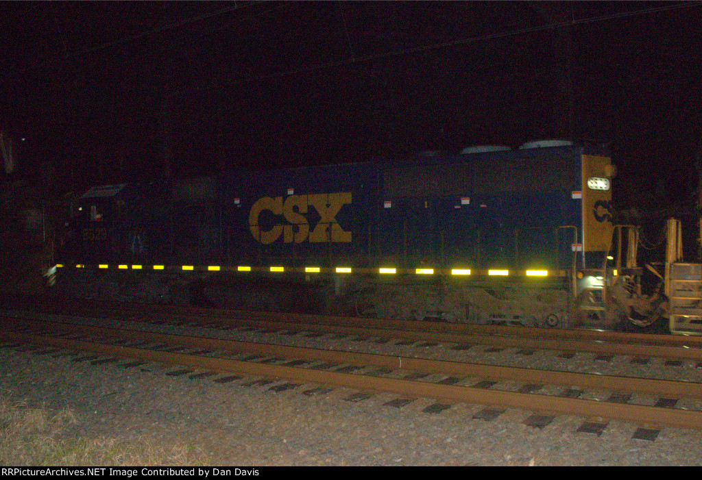 CSX SD50-2 8529 leads Q418-19